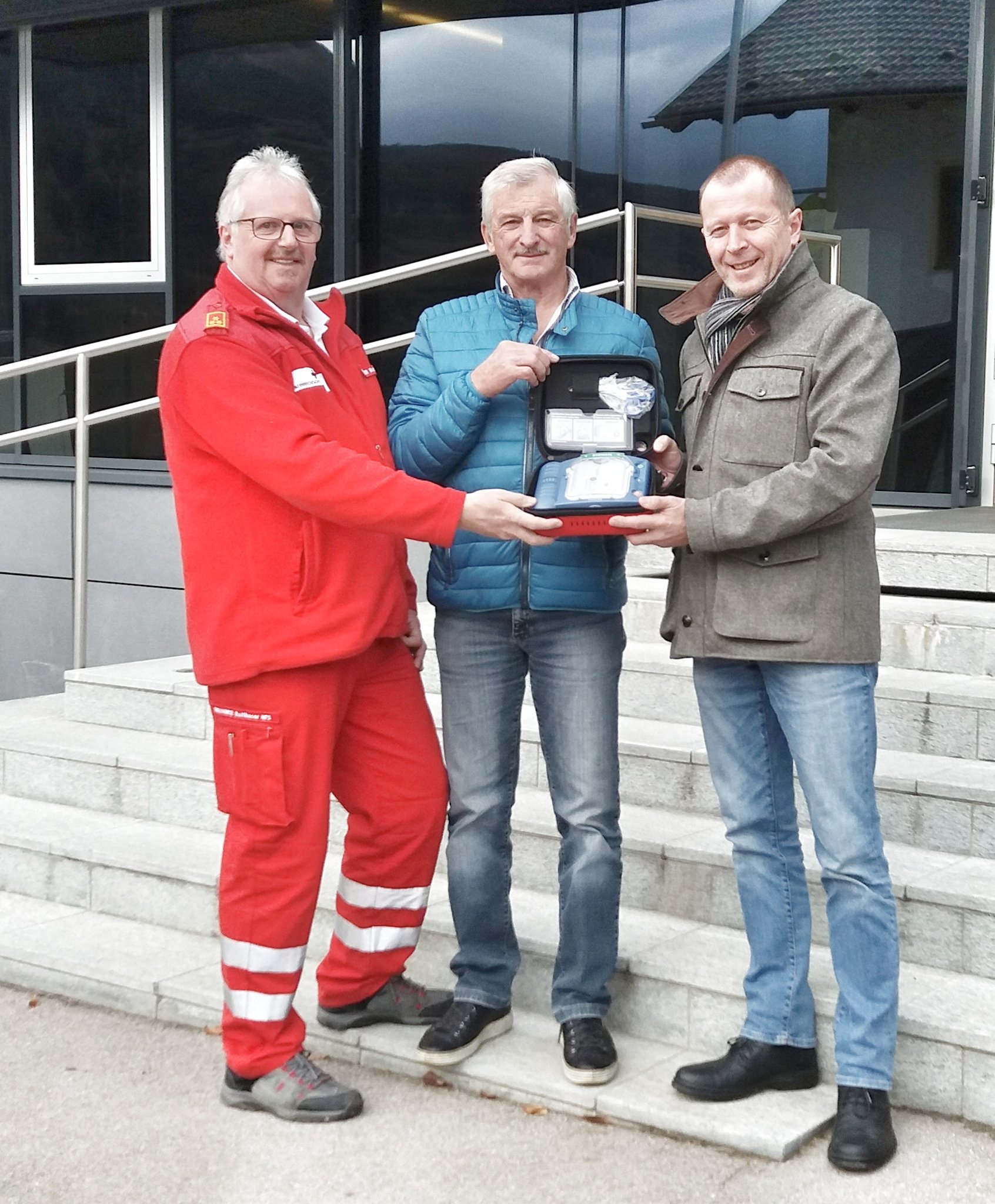 Rotes Kreuz Spittal: Defibrillator für Malta - Spittal