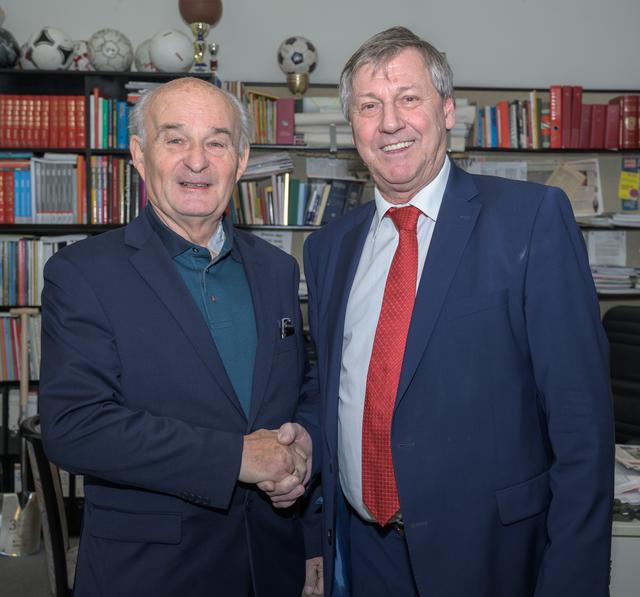 30 JAHRE BEZIRKSVORSTEHER: Erich Hohenberger feiert sein Amtsjubiläum ...