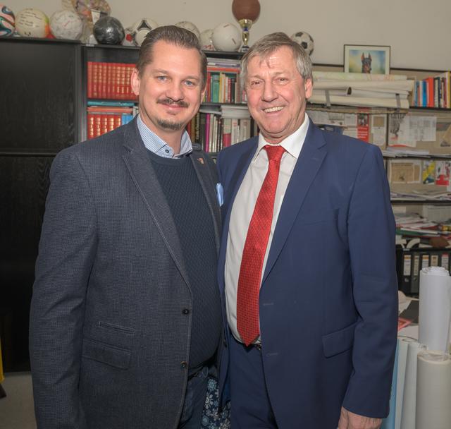30 JAHRE BEZIRKSVORSTEHER: Erich Hohenberger feiert sein Amtsjubiläum ...