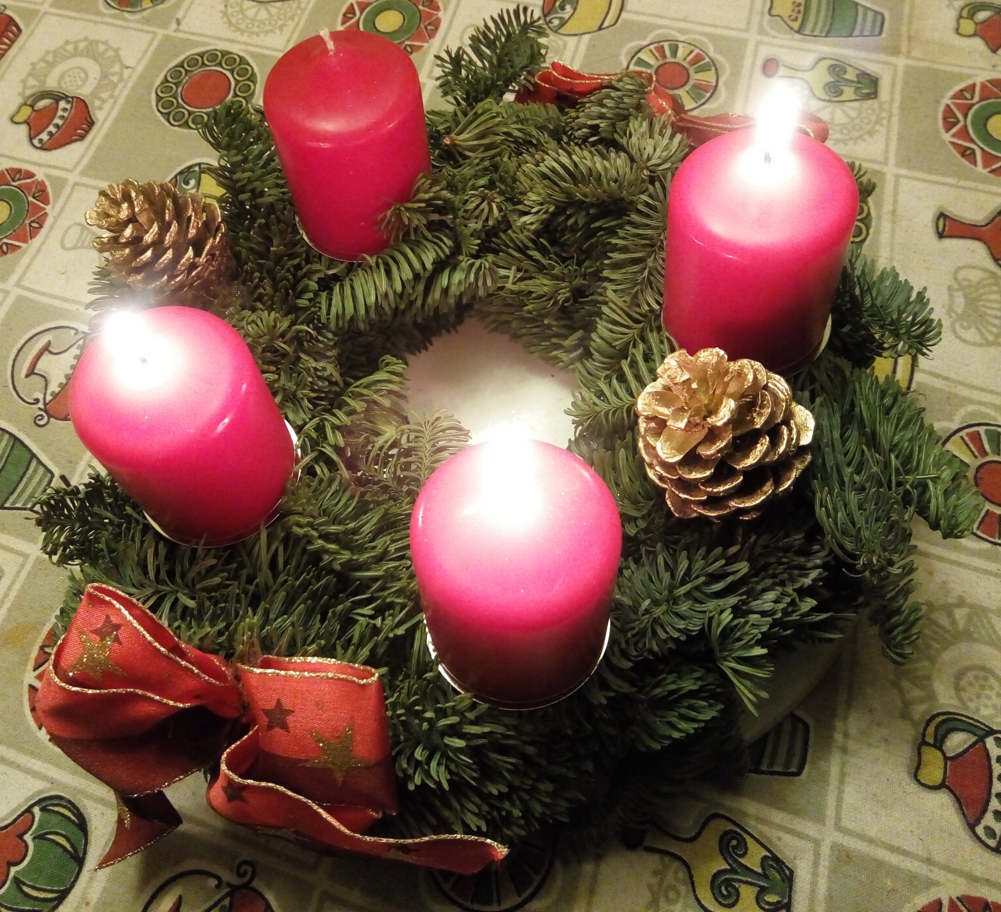 Der Advent soll zur friedlichen Gesinnung beitragen.: Der Advent ladet ...
