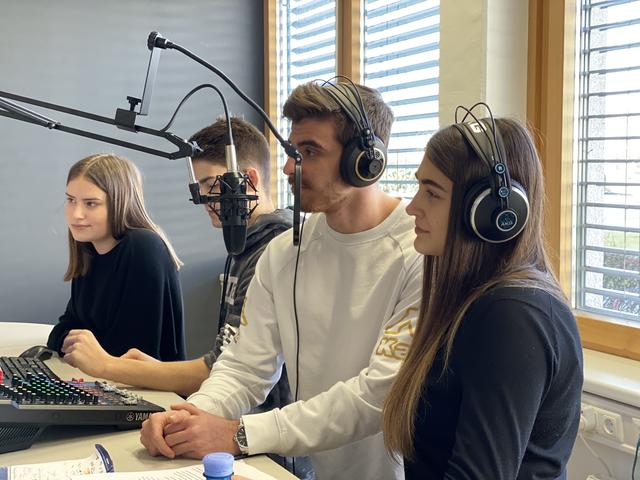 "Wirtschaft kurz erklärt": 350 Arbeitsbücher für die HAK Perg - Perg