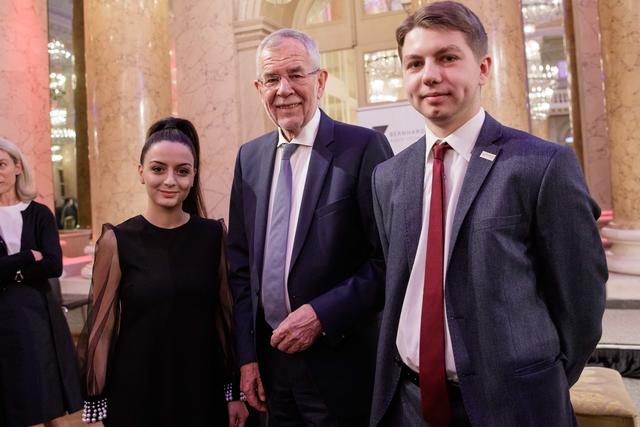Jusstudent aus Mauthausen bei Weihnachtsfeier mit dem Bundespräsidenten ...