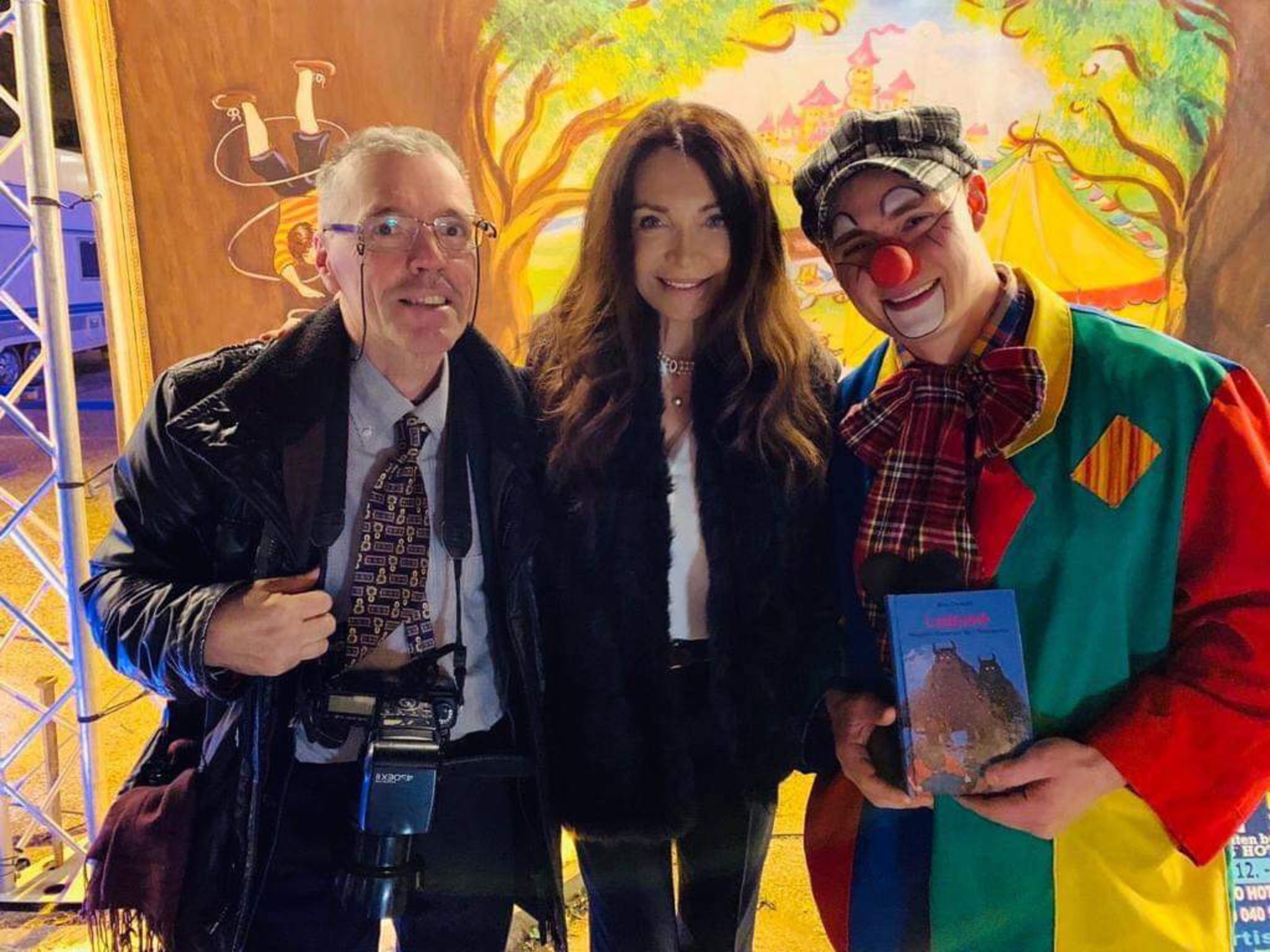 INGRID RIEGLER BESUCHTE ALS VIP STARGAST DIE GALA SHOW PREMIERE VON RIO ...