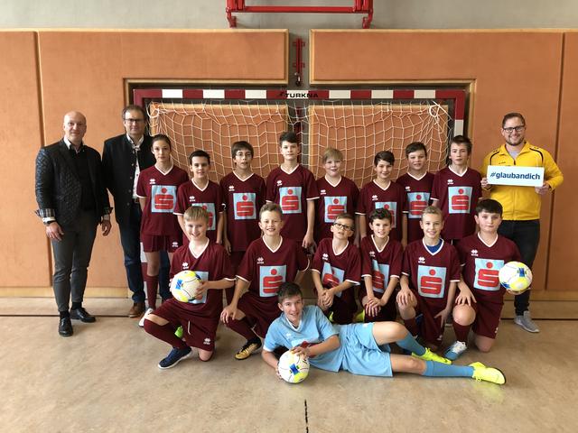 NMS Schweiggers: Neue Trikots für Schülerliga - Zwettl