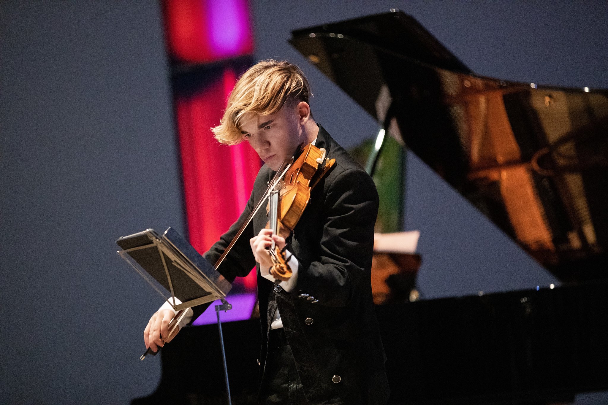 Klassik: Yury Revich geigt auf - Landstraße