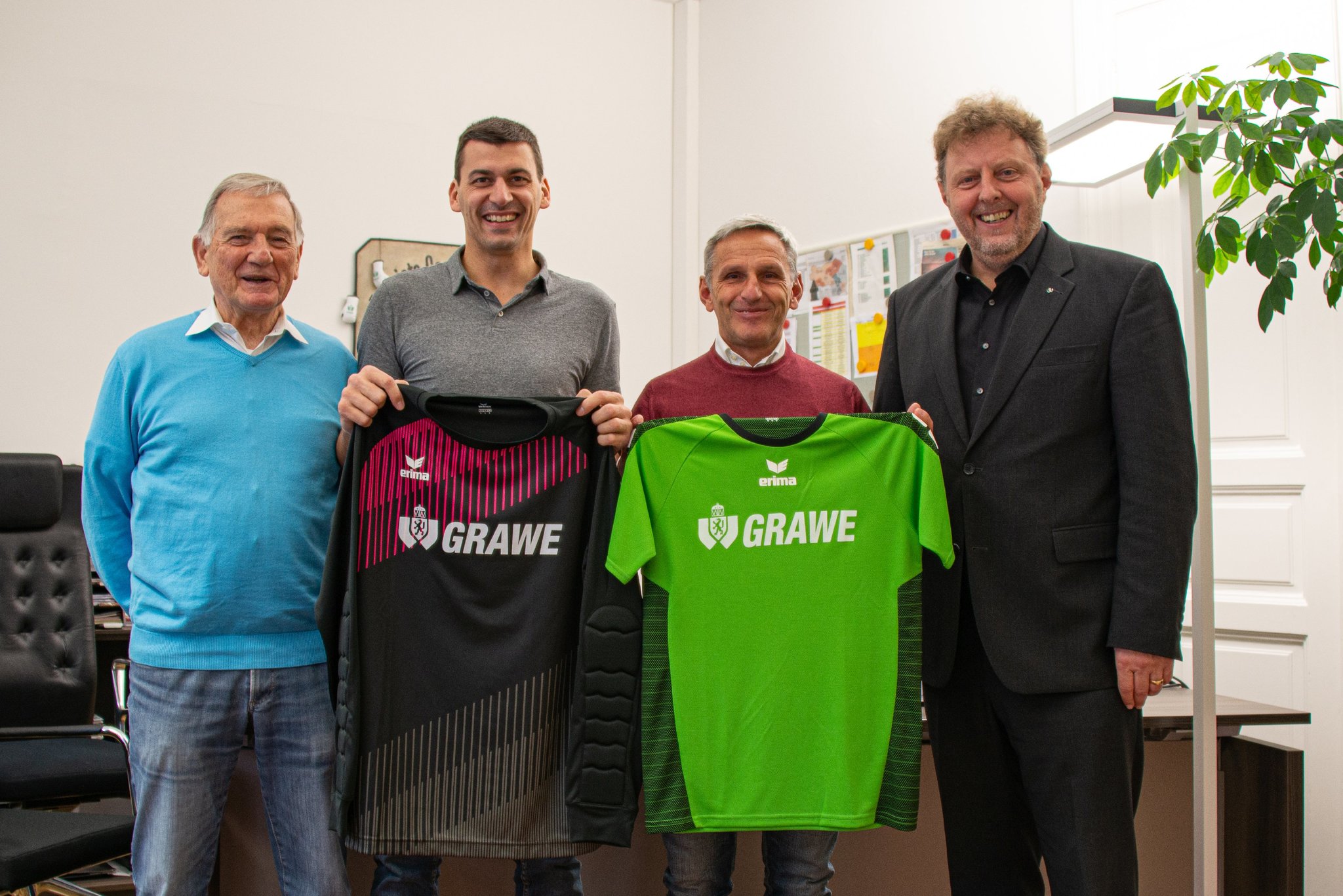 Grawe: Dressenspende für den Club Steiermark - Graz