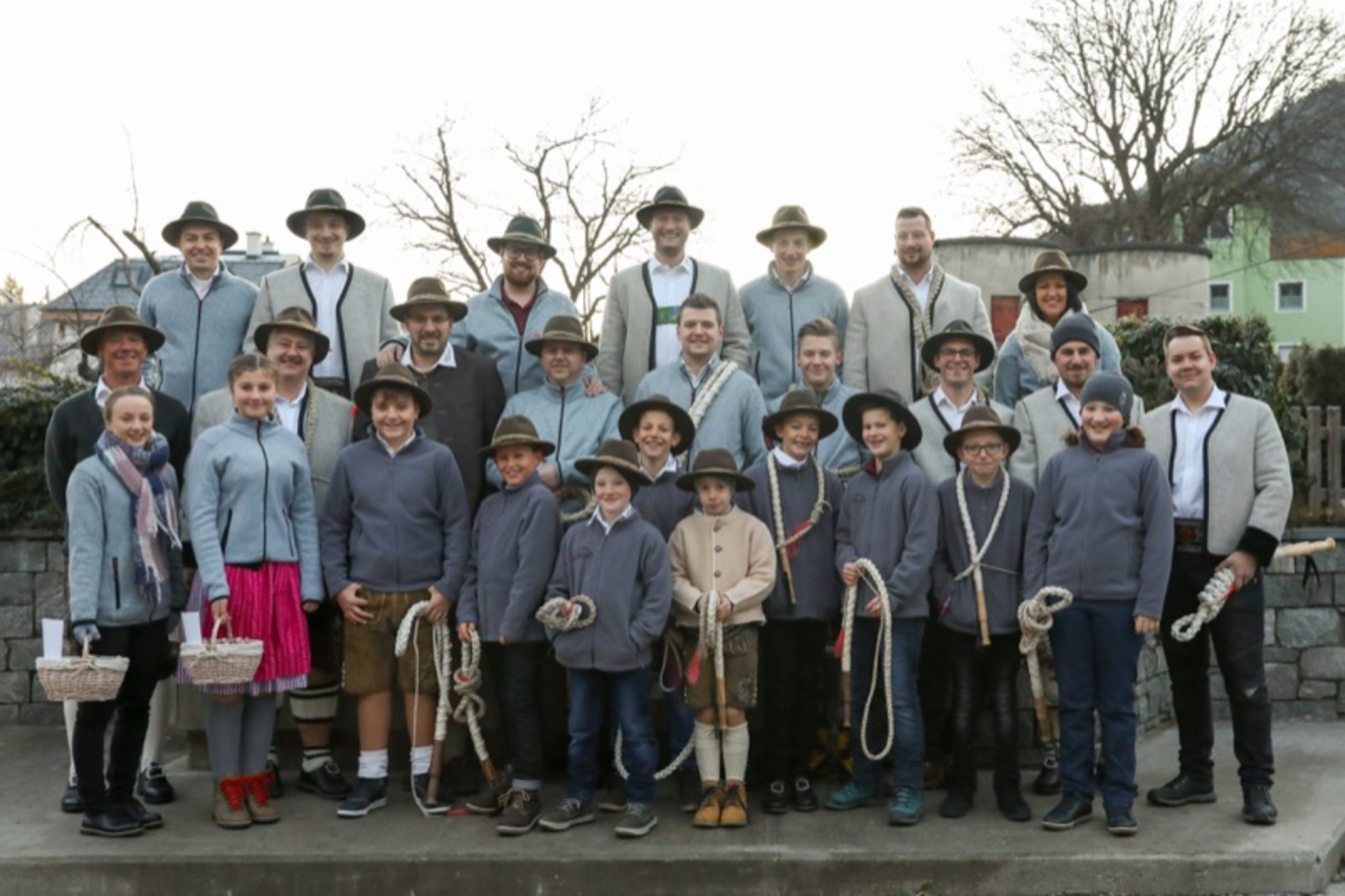 Brauchtum: Dreikönigsschnellen der Fasnachtler in Völs - Westliches ...
