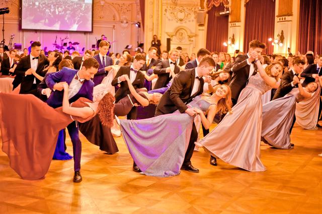 Maturaball 2020: Maturaball der HTL1 für Bau und Design in Bildern - Linz