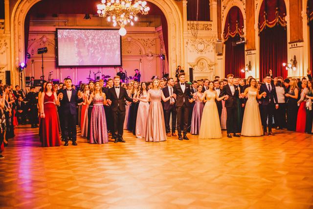 Maturaball 2020: Maturaball der HTL1 für Bau und Design in Bildern - Linz