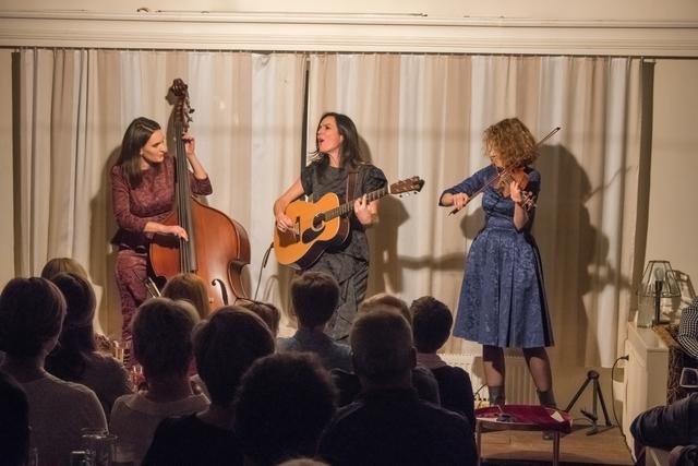 Unplugged im Cafe Kemetmüller: The Schick Sisters feierten ihre ...