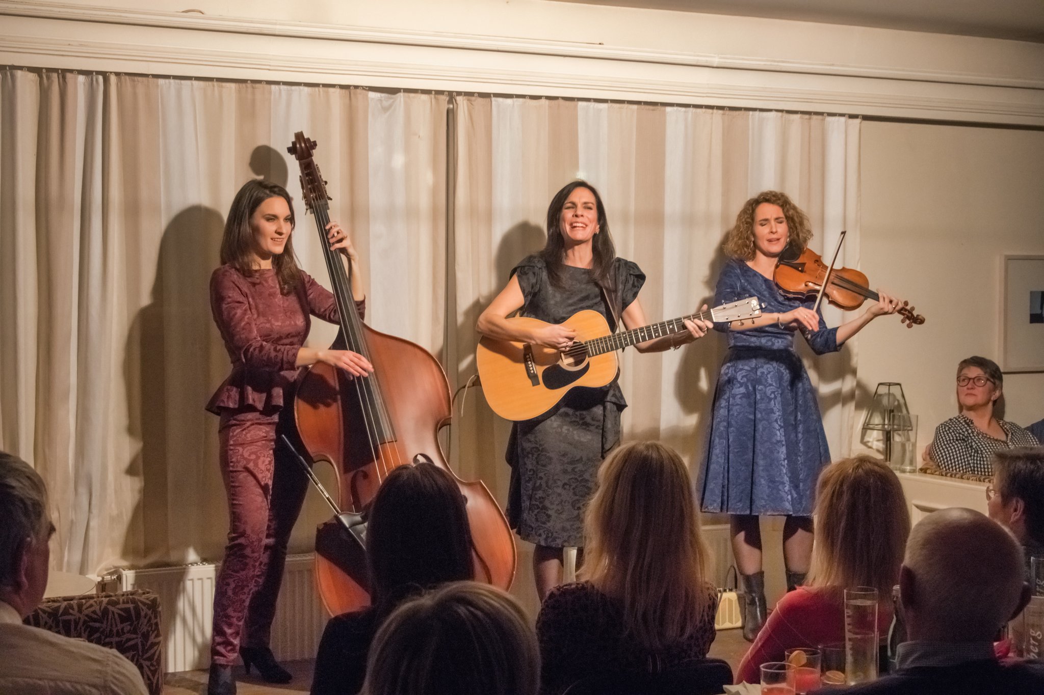 Unplugged im Cafe Kemetmüller: The Schick Sisters feierten ihre ...