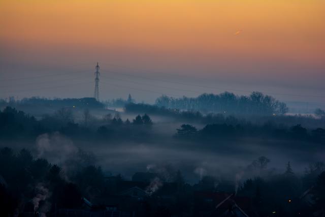 Sonne und Nebel...: Morgenstimmung in Schwechat... - Schwechat