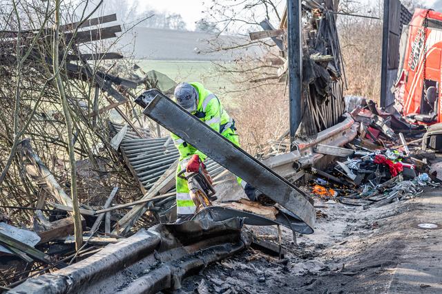 Unfall auf A1: Schwerer Lkw-Unfall zwischen Abfahrt Asten und Ansfelden ...