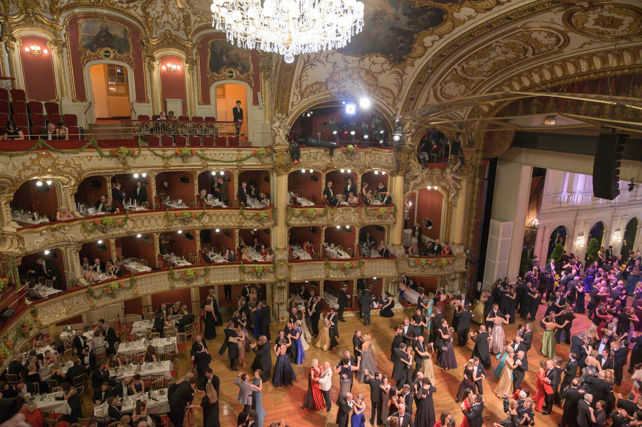 GRAZ OPER: 22.Opernredoute „Alles Glück! alles Walzer!“ - Graz