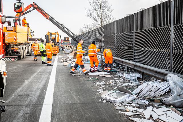 Unfall auf A1: Schwerer Lkw-Unfall zwischen Abfahrt Asten und Ansfelden ...