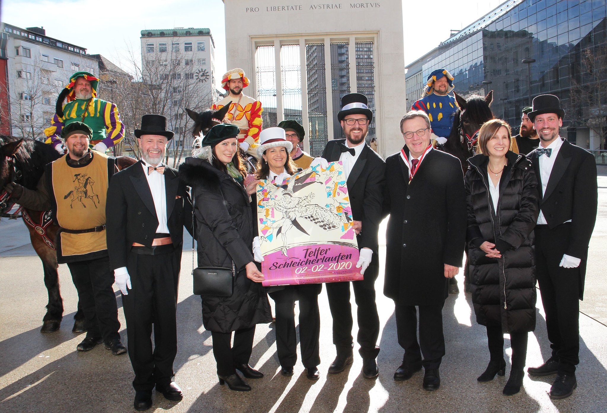 Fasnacht und Schleicherlaufen 2020 in Telfs: Telfer hoch zu Ross beim ...