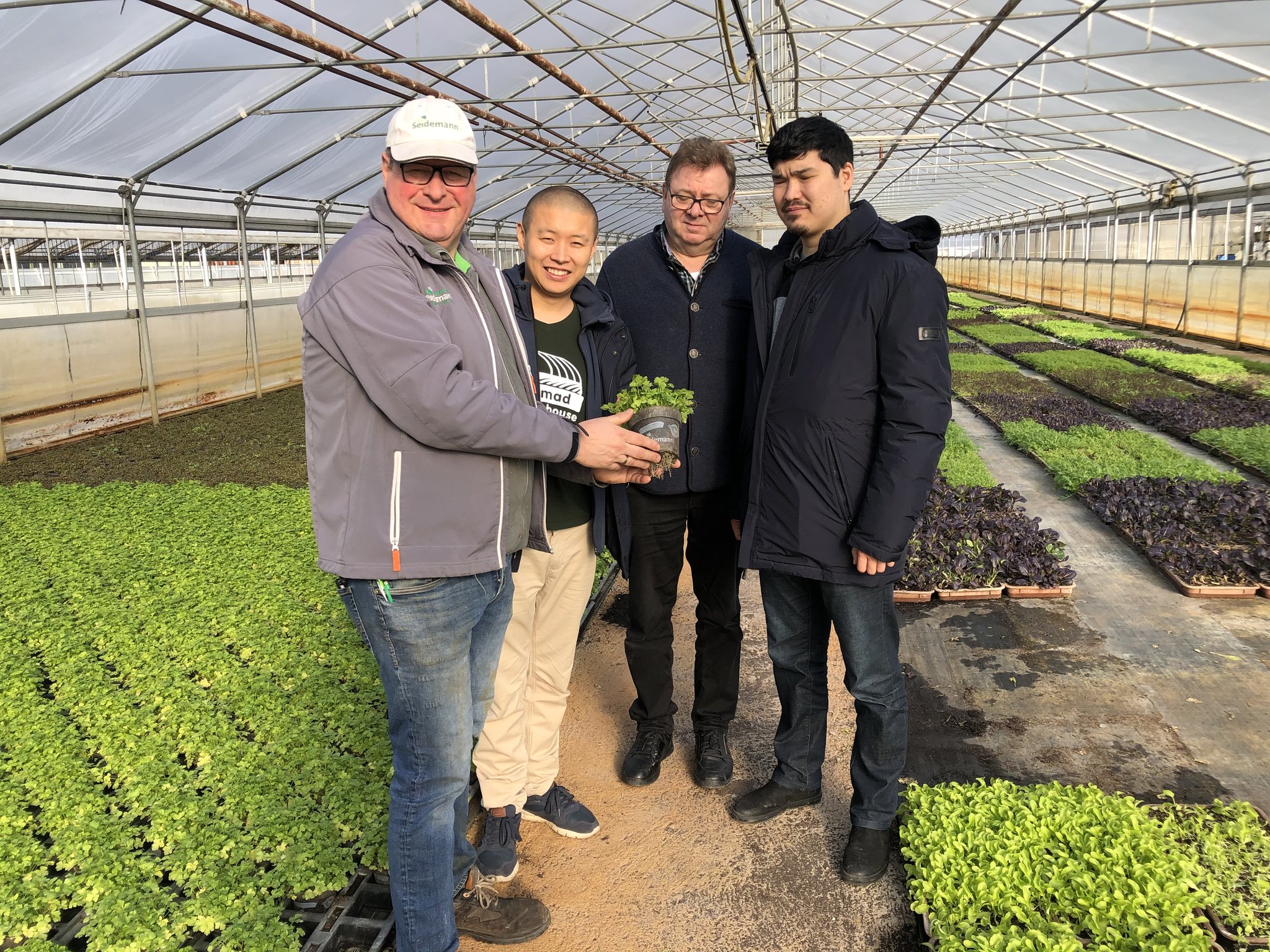 Blumenpark Seidemann: "Bio-Reise" von Kirgistan nach Kematen/Völs ...