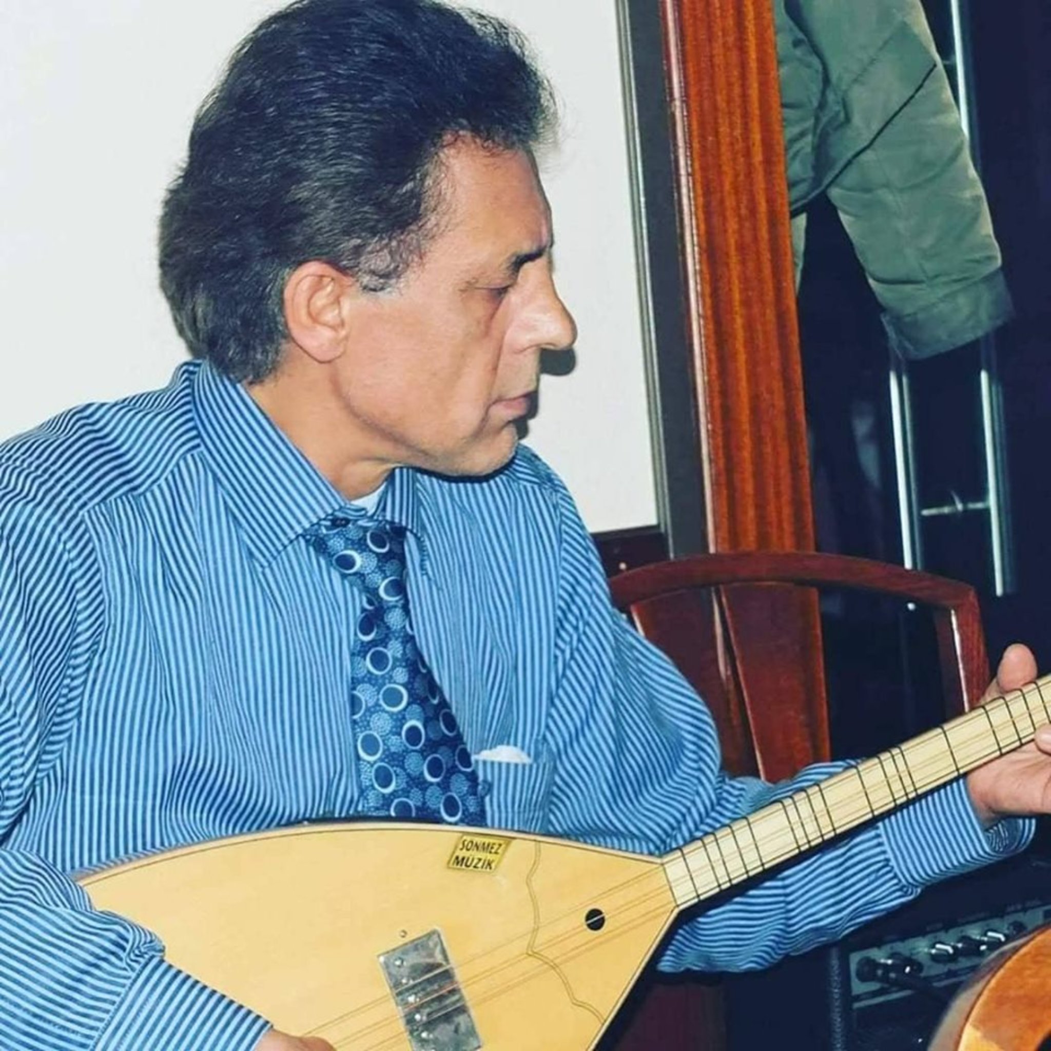 Amor Latino - Bekannter Türkischer Musiker im Bühnenprogramm: Gürsel ...