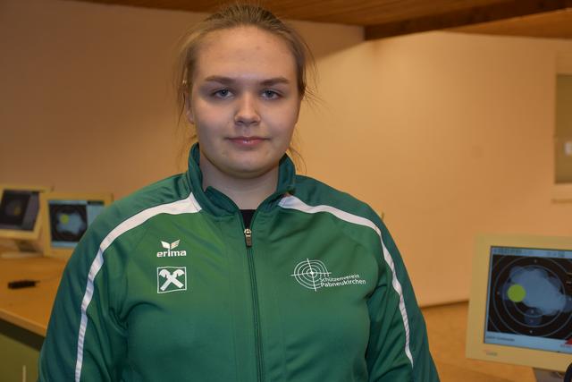 Bundesliga Halbfinale: Victoria Lindner Shooting-Star im Zielsport - Perg