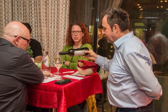 Wiener Top-Winzer in Linz: Lehrreiche Stunden bei Weinverkostung mit ...