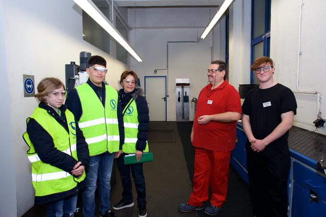 Wimpassing: 130 Interessierte beim Tag der Lehre von Semperit - Neunkirchen