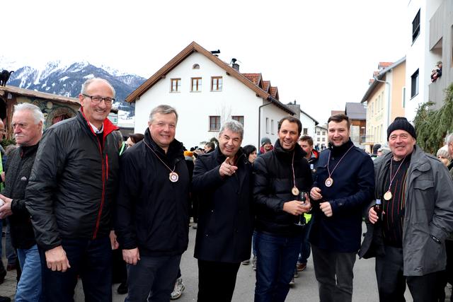 Fasnachts-Spektakel: Blochziehen der Superlative in Fließ - mit VIDEO ...