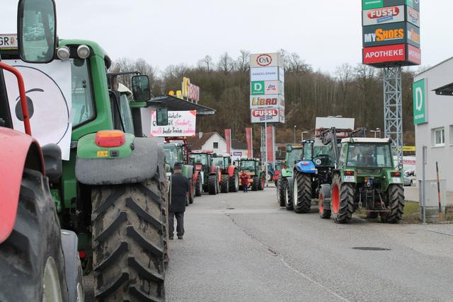 Protestaktion: Bauern protestierten bei Spar-Markt - Grieskirchen ...