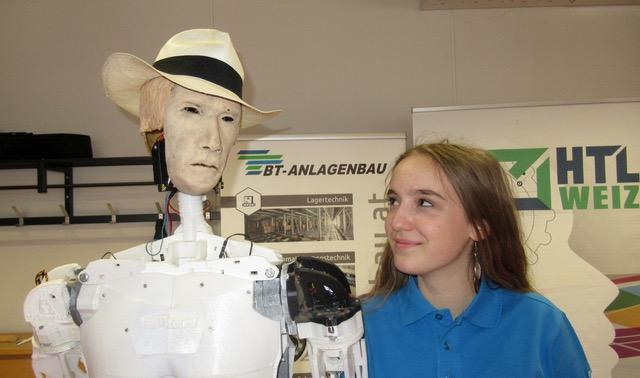 Ein Roboter der HTL Weiz begeistert beim Netzwerktag - Weiz