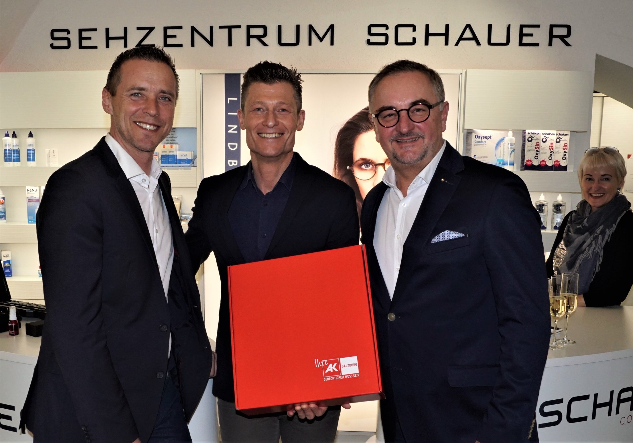 Sehezntrum Schauer Hallein: 30 Jahre Firmentreue - Tennengau