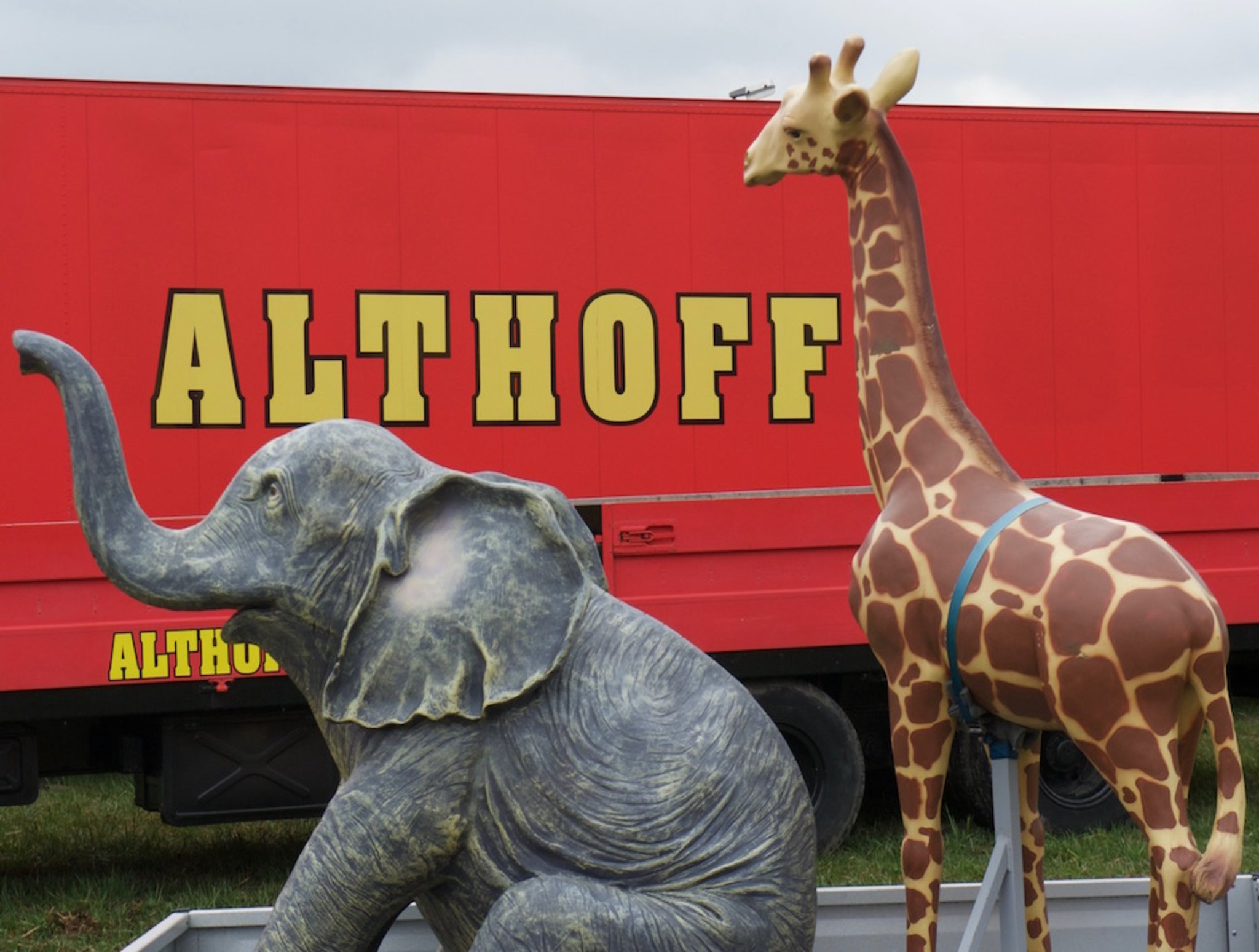 Circus Althoff in Ried: Alt, aber gut - der Circus Althoff - Ried
