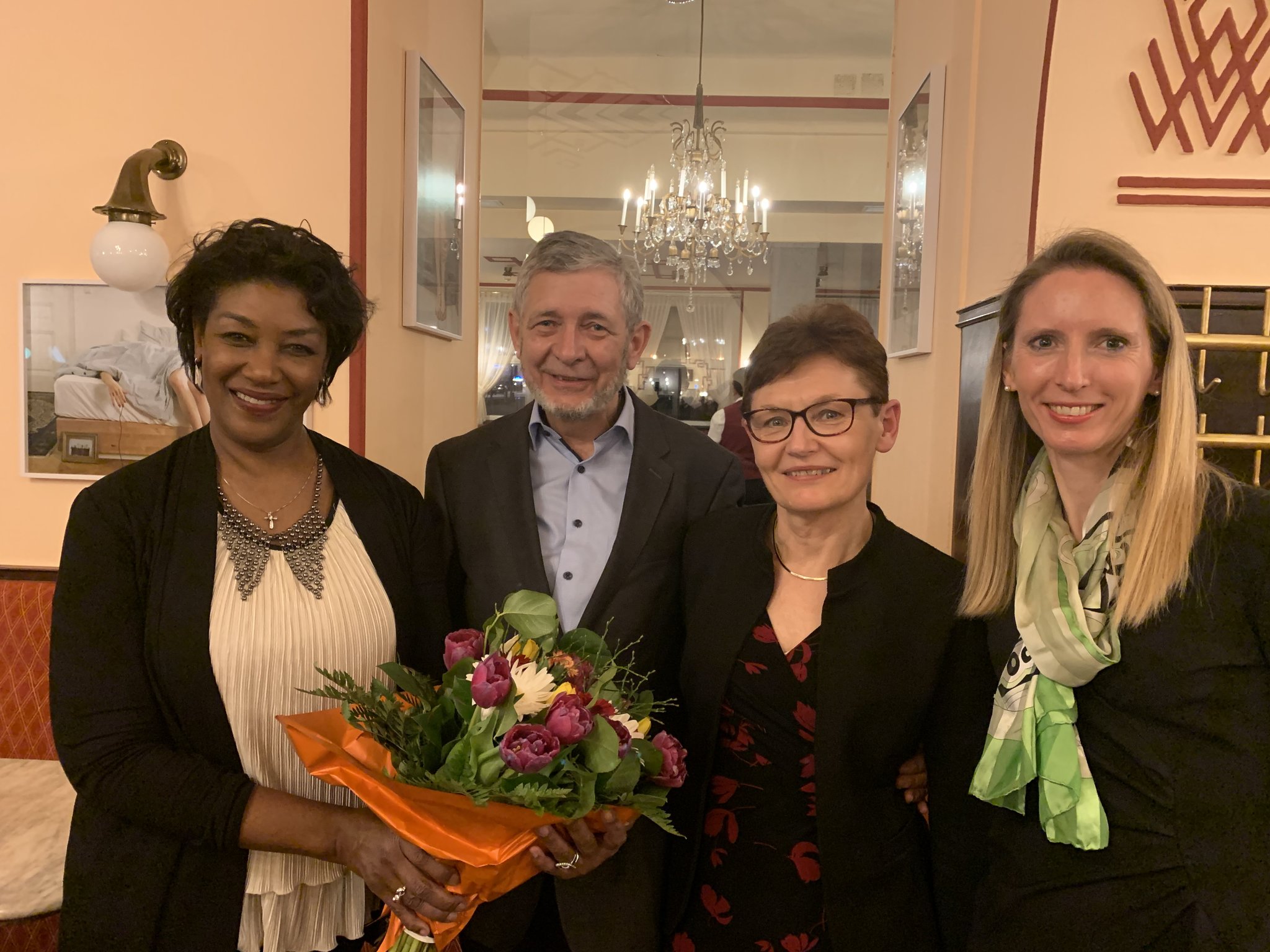 Charity-Konzert: Jazz-Sängerin Carole Alston zu Gast im Café Traxlmayr ...