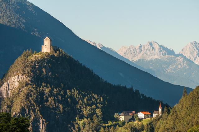 Kronburg: Burg Kronburg - Landeck