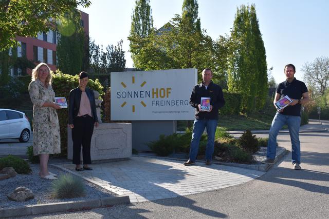 Corona-Hilfe: Linzer Soroptimistinnen spenden Tablets für Seniorenheime ...