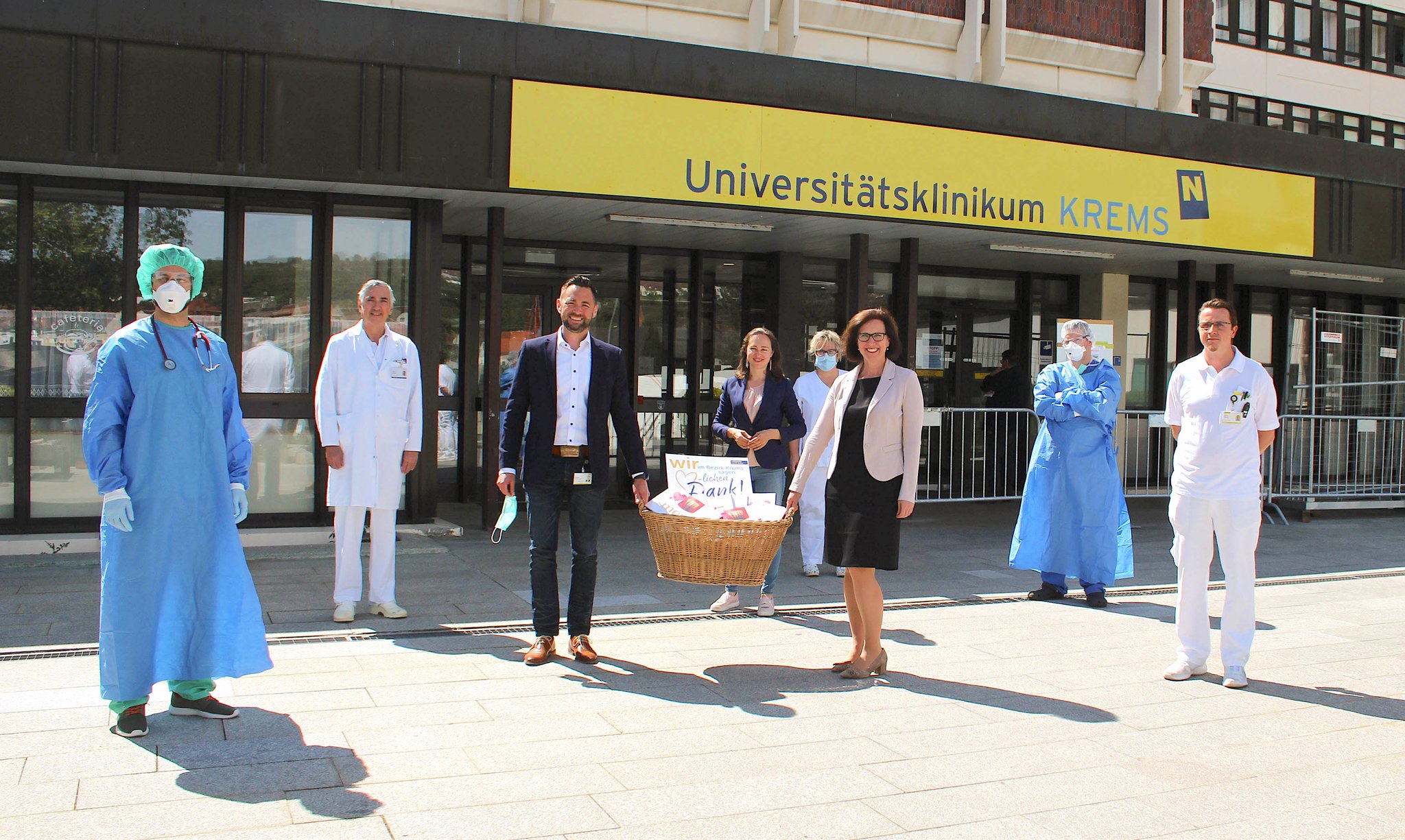 Land NÖ dankt Universitätsklinikum Krems für den außergewöhnlichen ...