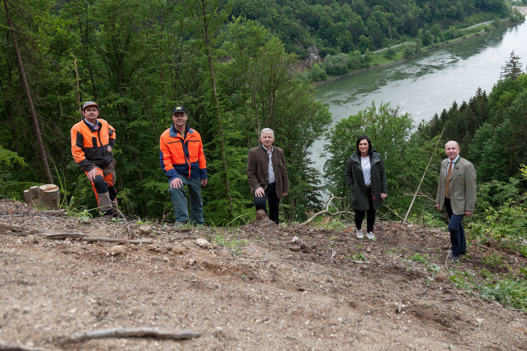 Landwirtschaftsministerin bei Grein-Besuch: "Die Situation in unseren Wäldern ist alarmierend ...