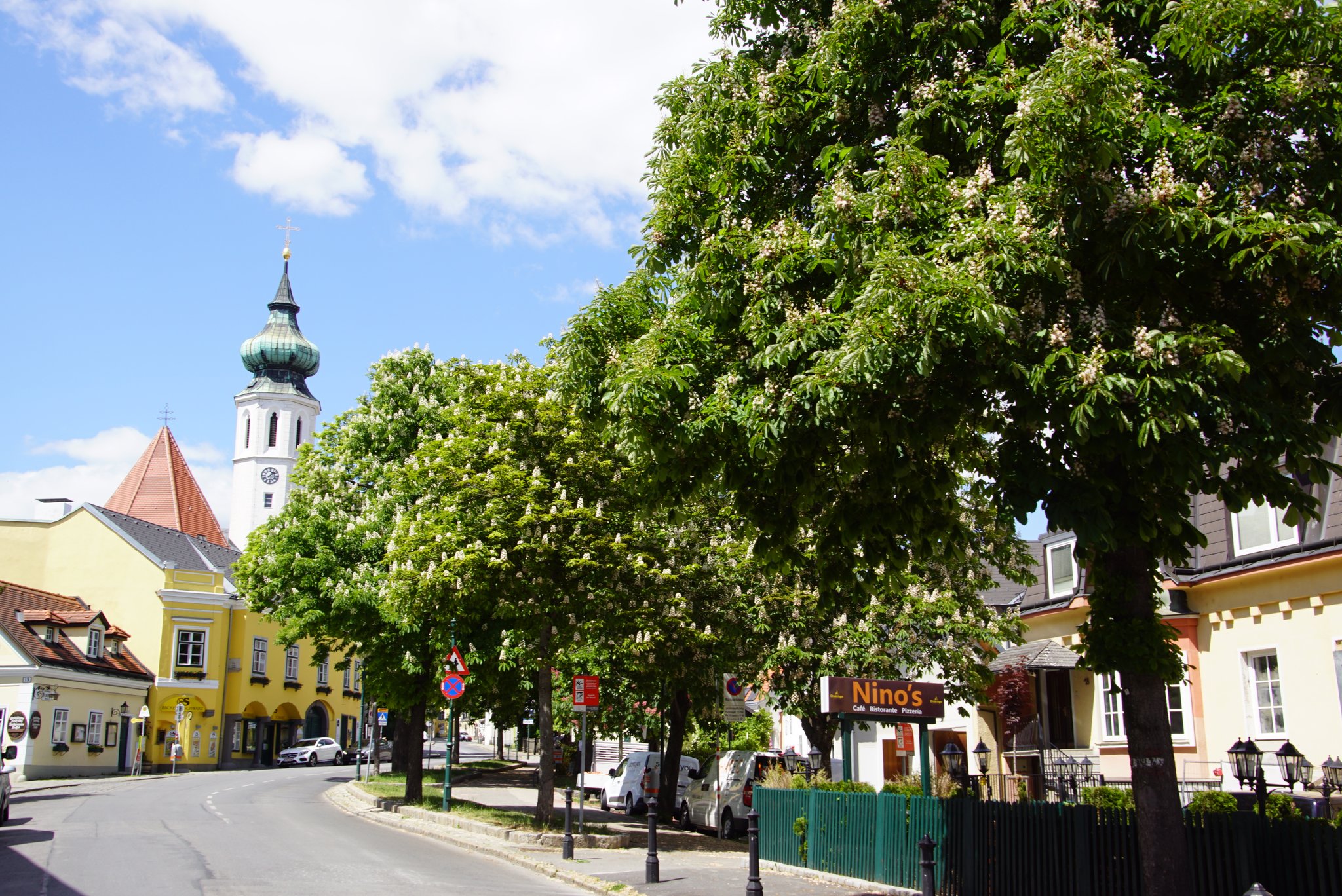 Kirche: Pfarrkrche Grinzing - Liesing