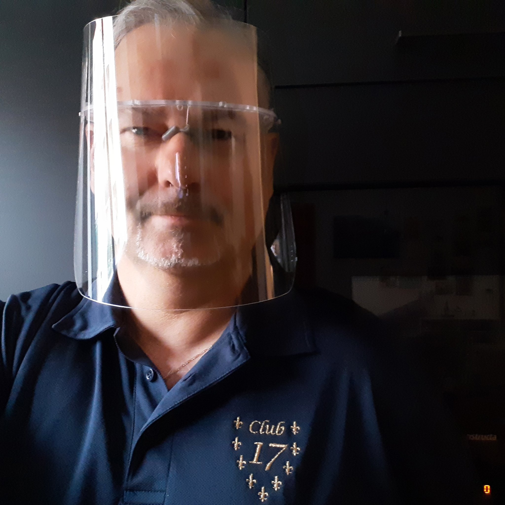 „Face-Shields“ von ProLicht Götzens: Sicherheit für Club17 Sitzung ...