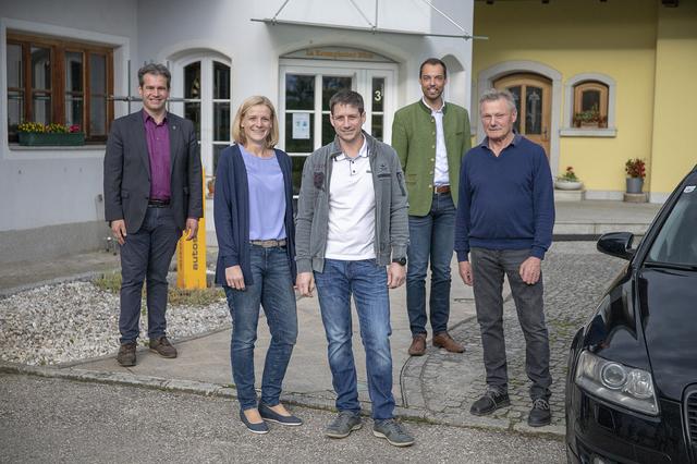 Ehemaliger Lehrling übernimmt: Schlüsselübergabe bei Firma Krumphuber ...