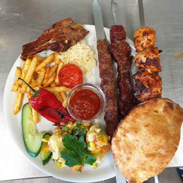 Muminov's Food eröffnete: Usbekische und russische Spezialitäten in ...