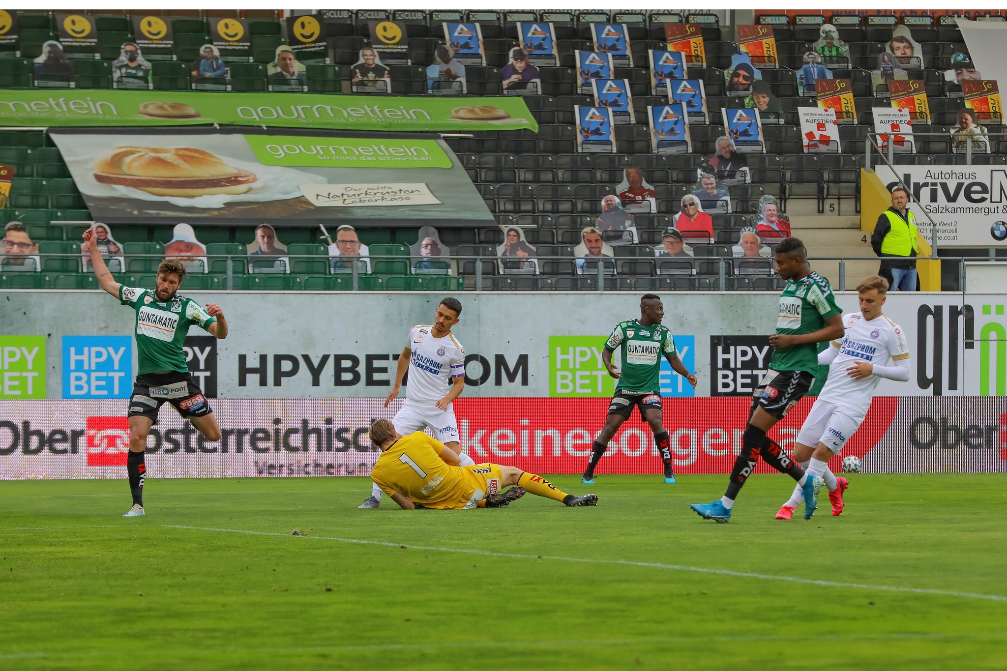 Fussball: SV Ried lässt das Titelrennen wieder spannender werden - Ried