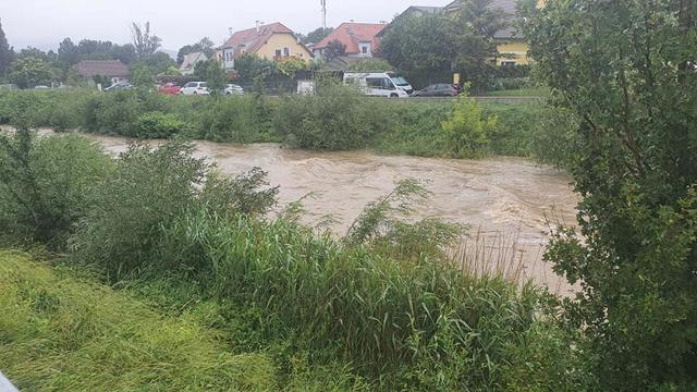 Hochwasser: SCHWECHAT im STADTGEBIET TRAISKIRCHEN am 21.6.2019 - Baden