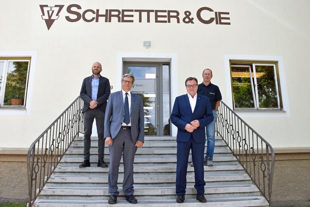 LH Platter zu Gast in Vils: Schretter & Cie investiert in die Zukunft ...