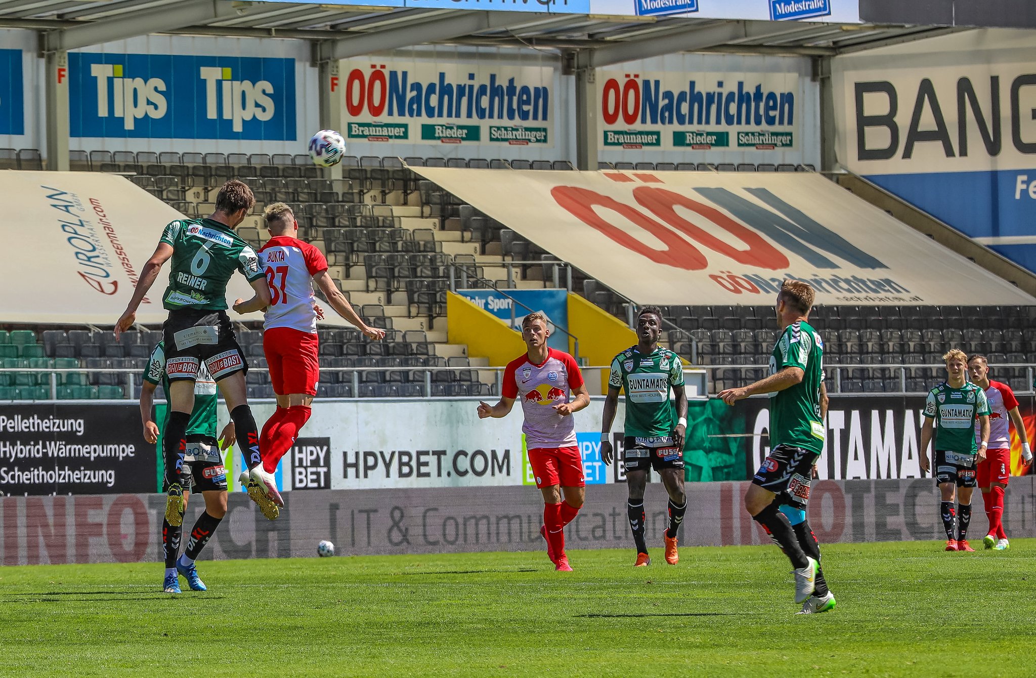 Fußball: SV Ried erkämpft sich gegen FC Liefering noch mit Remis die ...