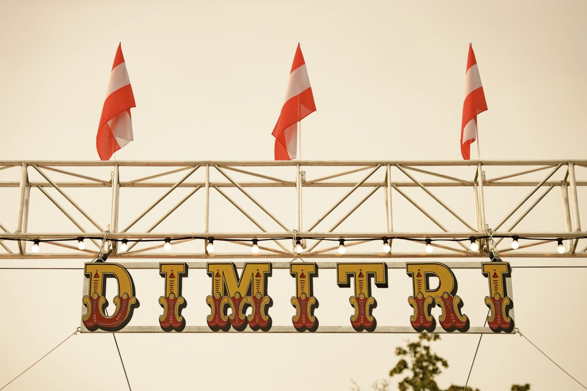 Zirkus: Circus Dimitri mit Jongleur Weltrekordhalter Mario Berousek @ Circus Dimitri - Klagenfurt