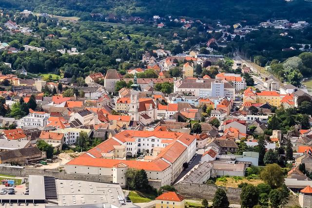 Hainburg: Stadtgemeinde Hainburg a.d.Donau - Liesing