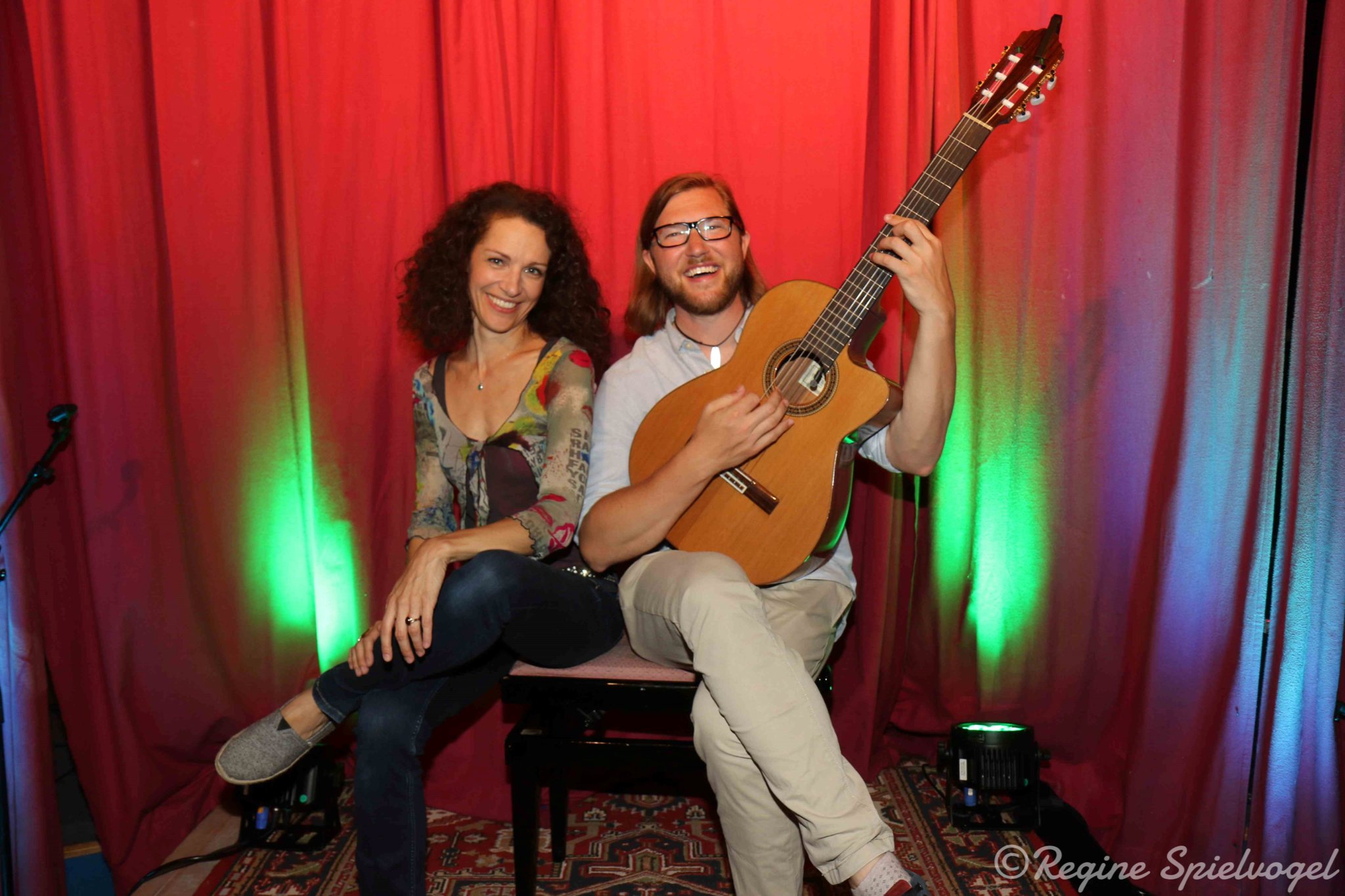 Kulturauftakt mit Eva K. Anderson: Lagerfeuerromantik in der Villa ...