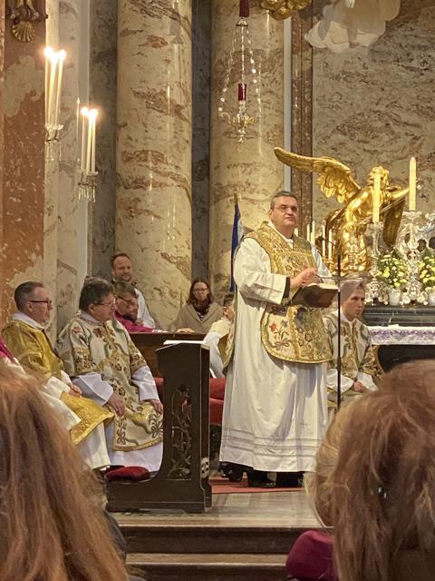 Erzdiözese Wien: Peter Fiala nimmt Abschied von der Karlskirche - Wieden
