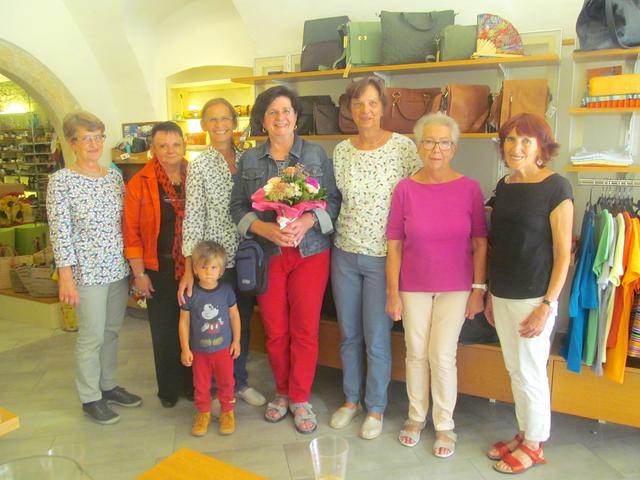 Wirtschaft: Weltladen Krems dankt ehrenamtlicher Mitarbeiterin - Krems