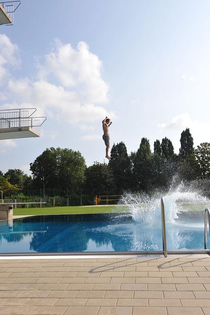 Linz AG: Parkbad verlängert Freibadesaison auf unbestimmte Zeit - Linz