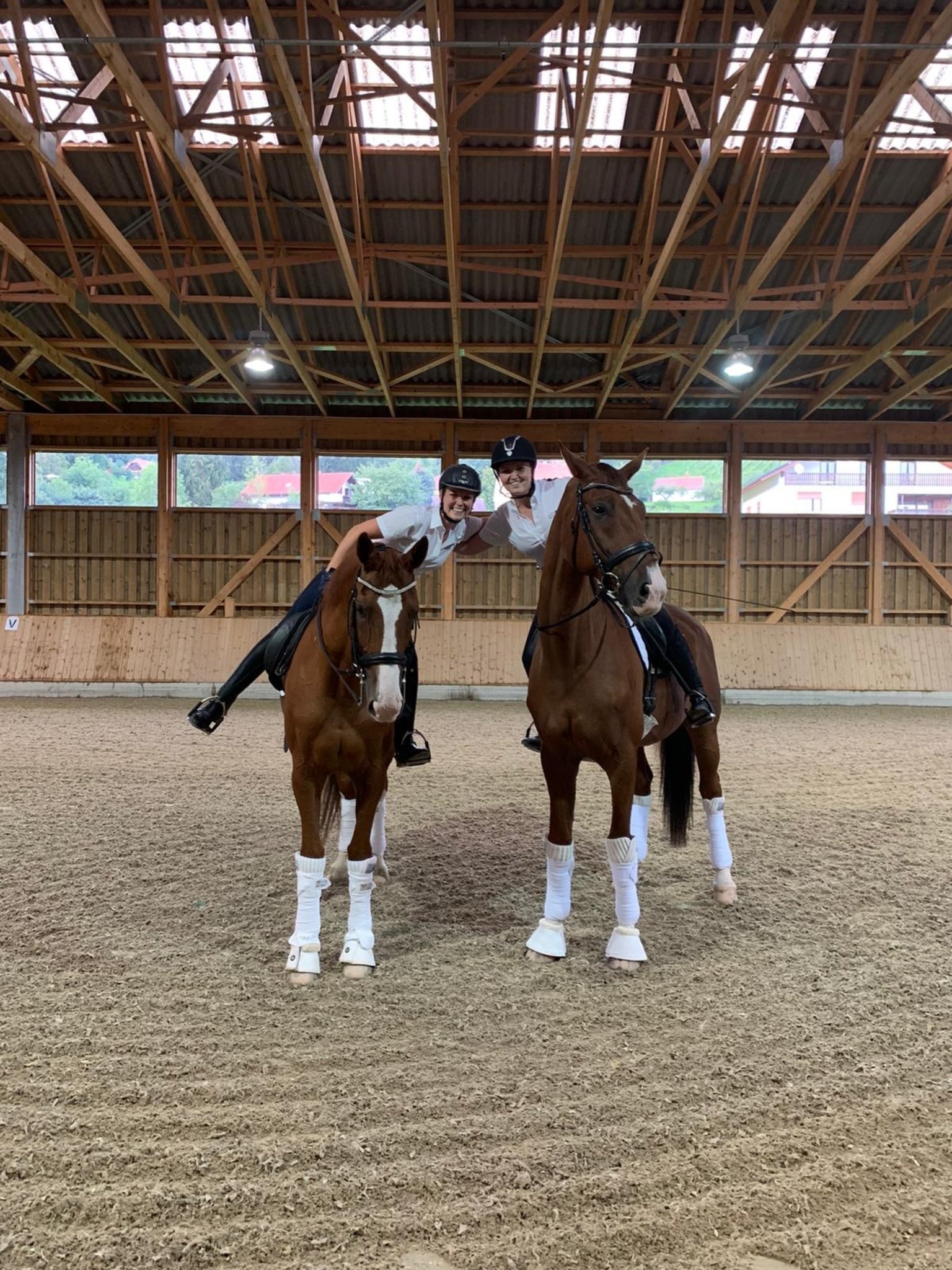 Die Reiterinnen Tamara Haas u. Nachwuchshoffnung Manuela Edith Fink vom ...